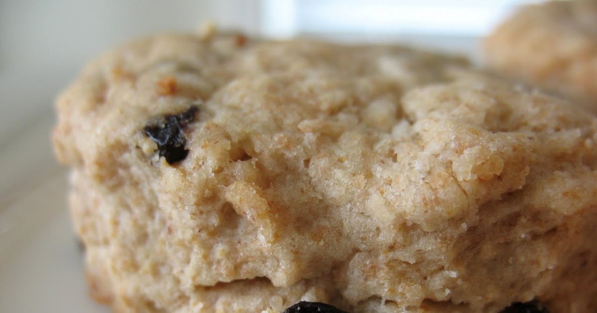 Spelt Currant Scones ~ Chasing Tomatoes