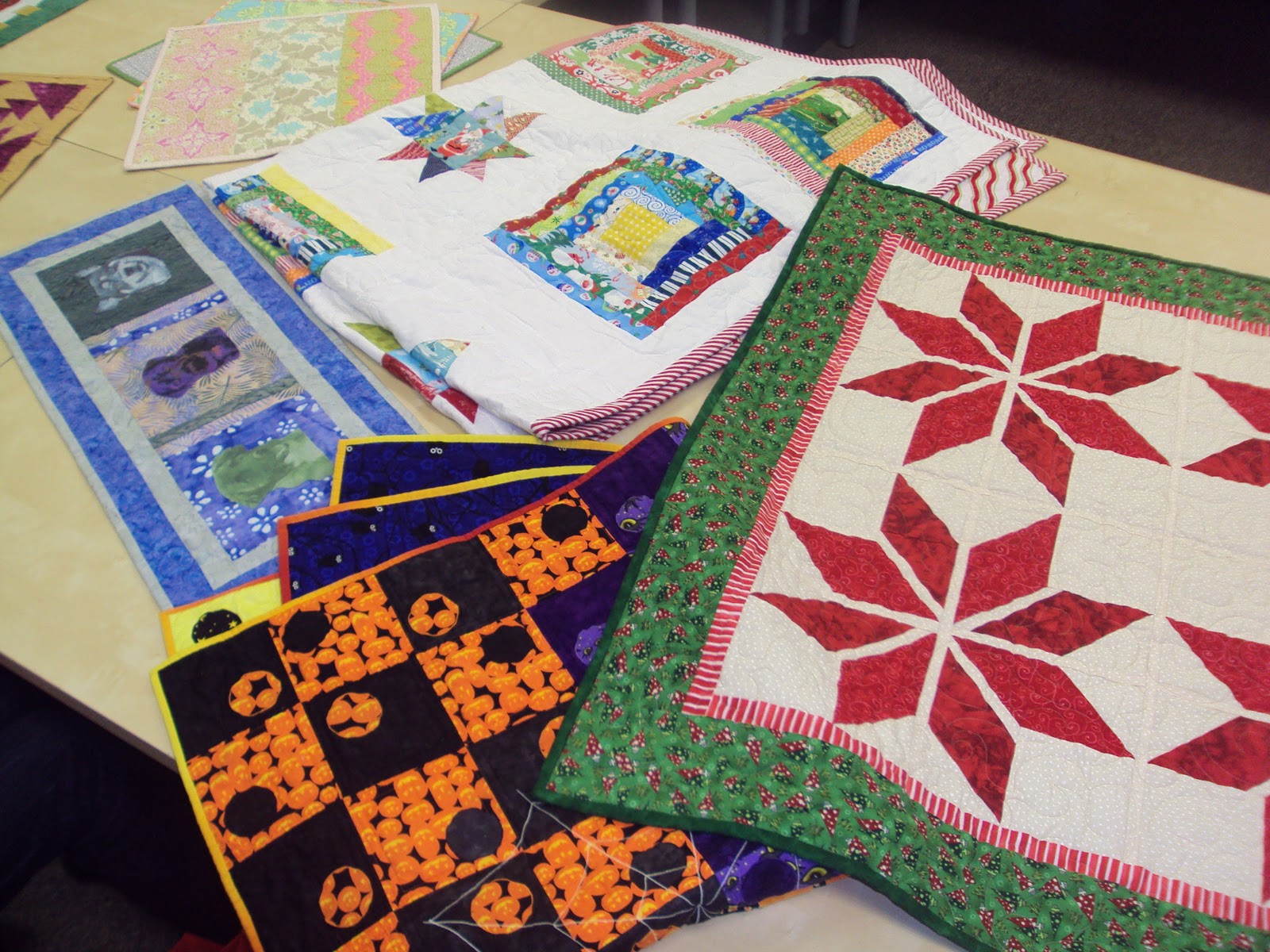 Columbus Modern Quilters: Christmas FQ Challenge and Nov. Show & Tell