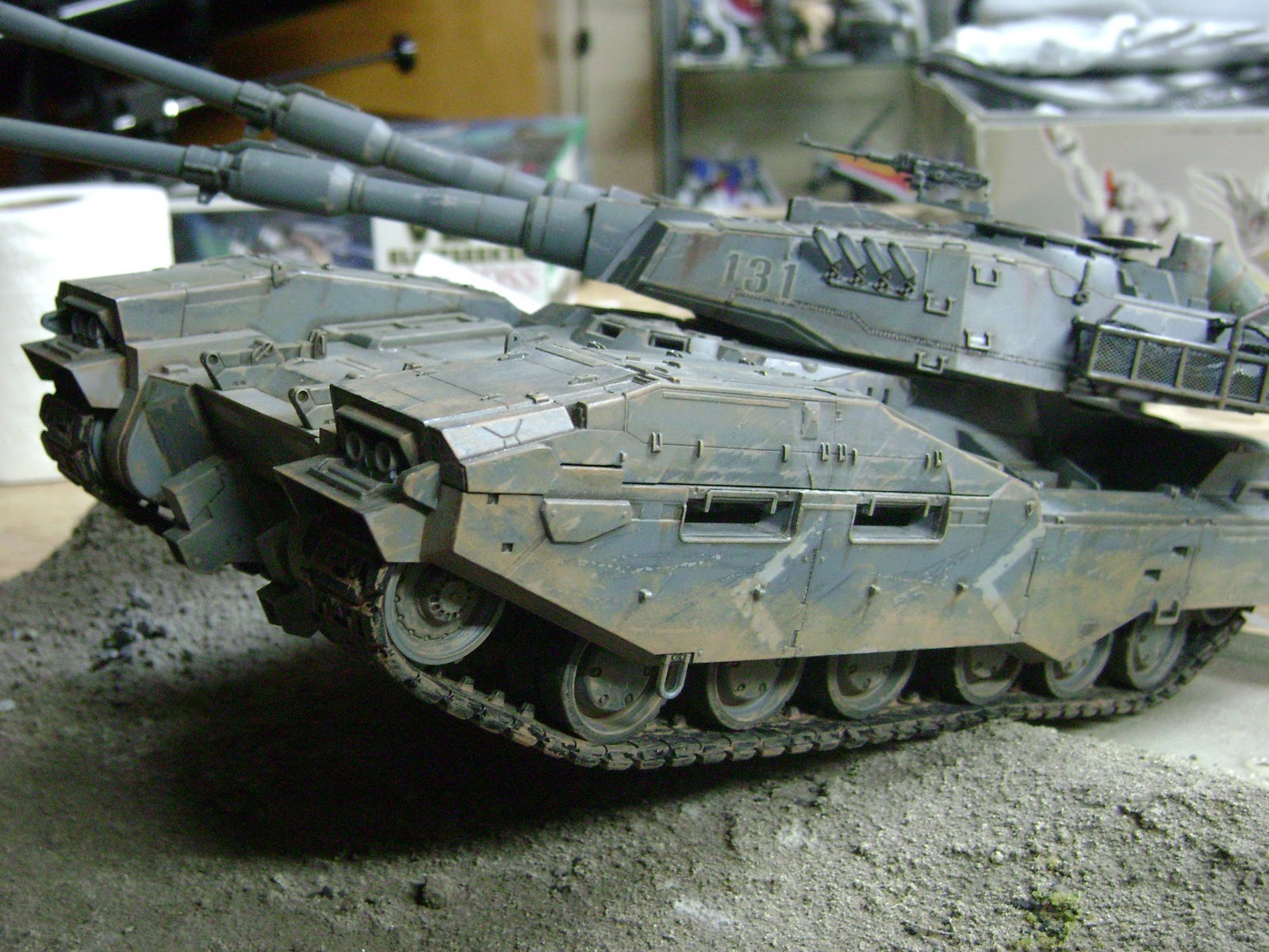 gundam/sci-fi model kit: bandai 1/35 type 61 uc hard graph par Marc Gingras