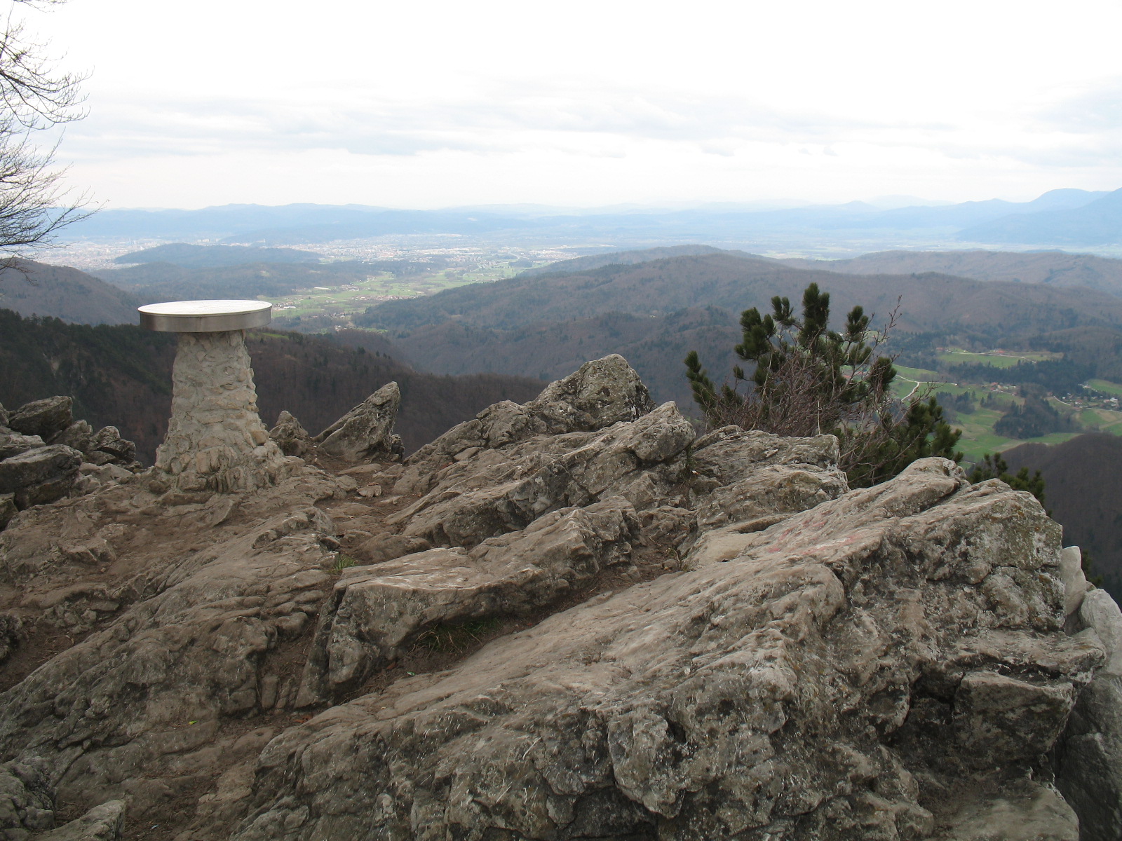 Svet pod lahkimi koraki: Ljubljansko hribovje