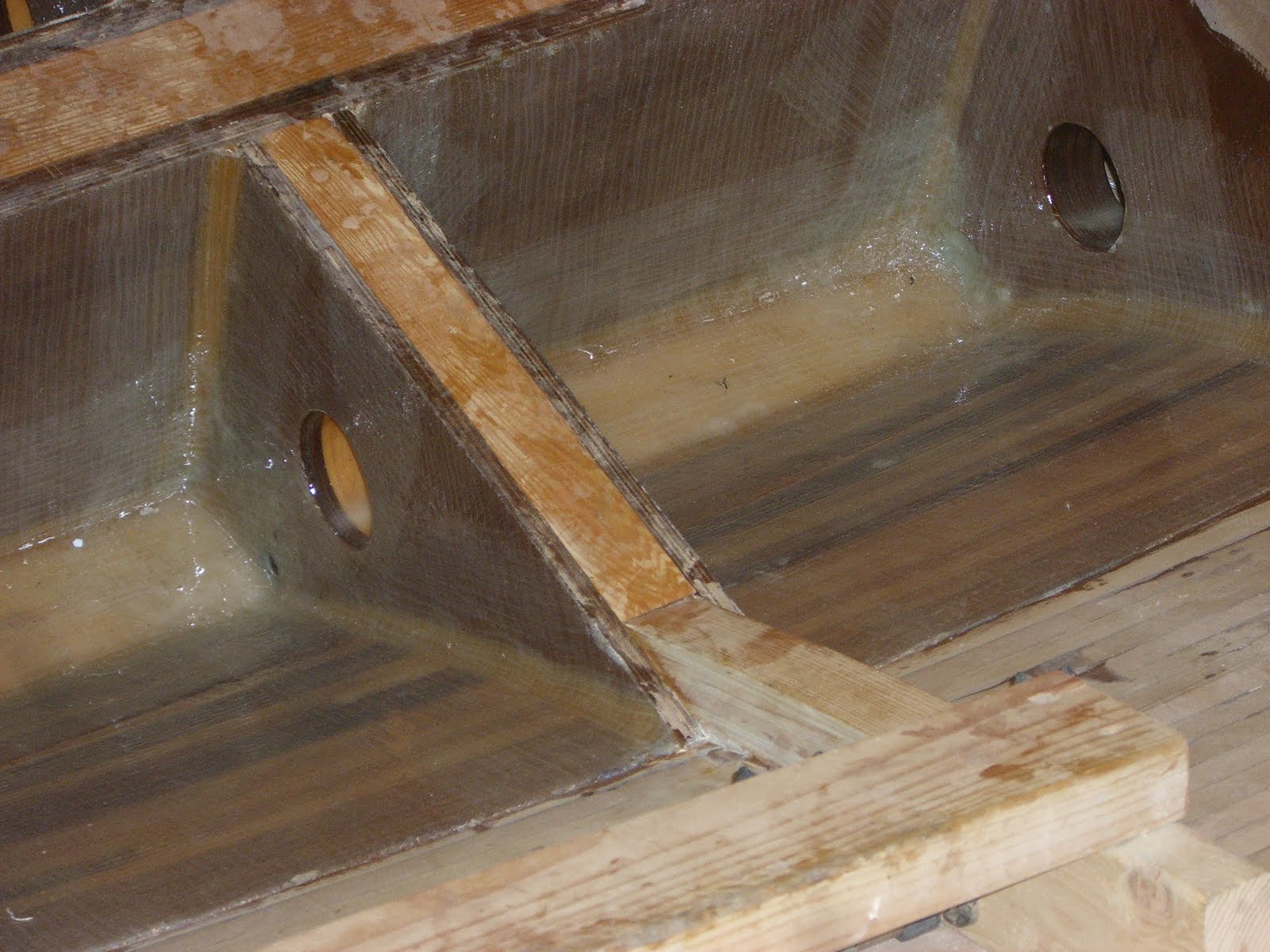 Building a NorthSea 29: Integral Tanks and Floor