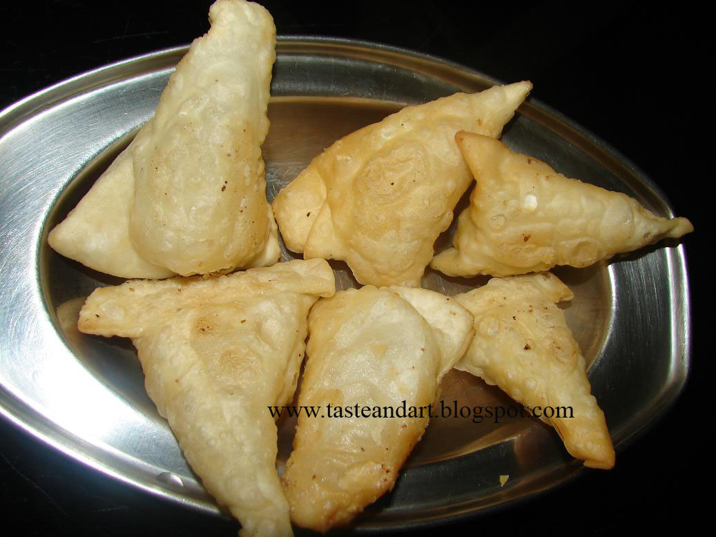 Taste and Art: SWEET SAMOSA