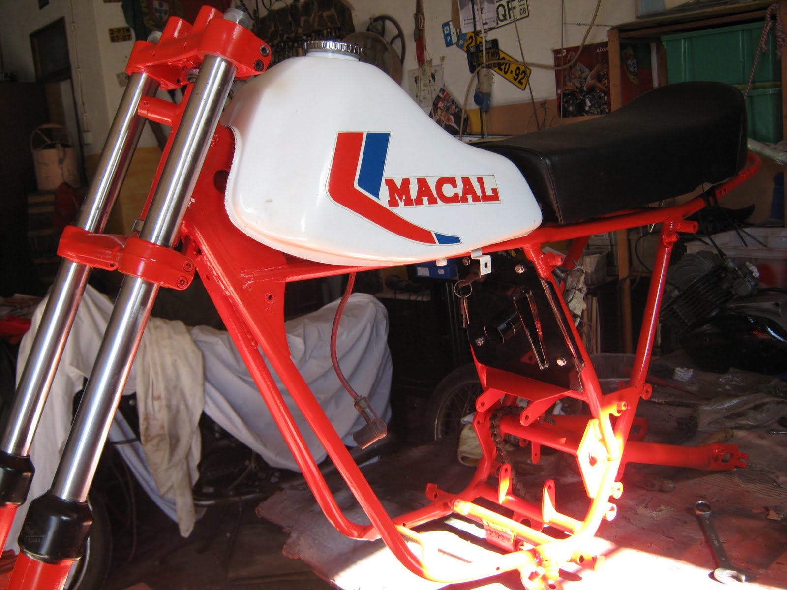 Amigos das Sachs: Sachs Macal de Cross