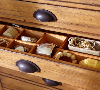 Green & Gardenia: simple & inspiring: Shelby Accessory Tower