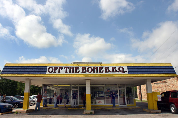 Ft. Worth tour begins at Off the Bone - Texas BBQ Posse