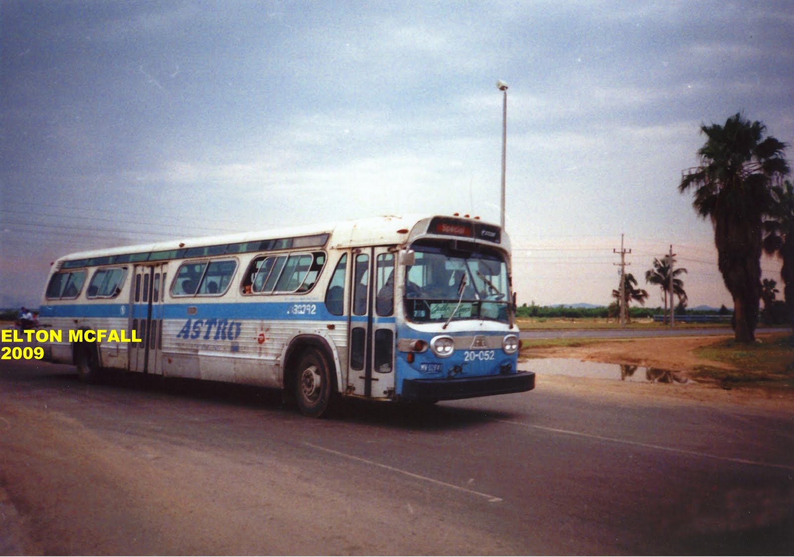 Classic Wheels On Steel Images: EX- Montreal STCUM GM Fishbowl Bus In Cuba