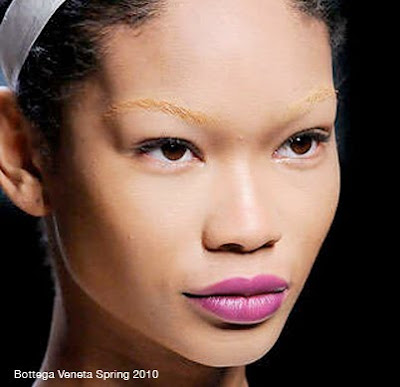 sophie wears: BLEACHED EYEBROWS TREND