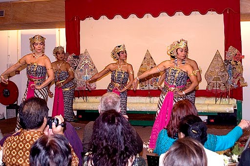 Javaanse danseres: Weekend van de Javaanse dans 26 27 28 november 2010