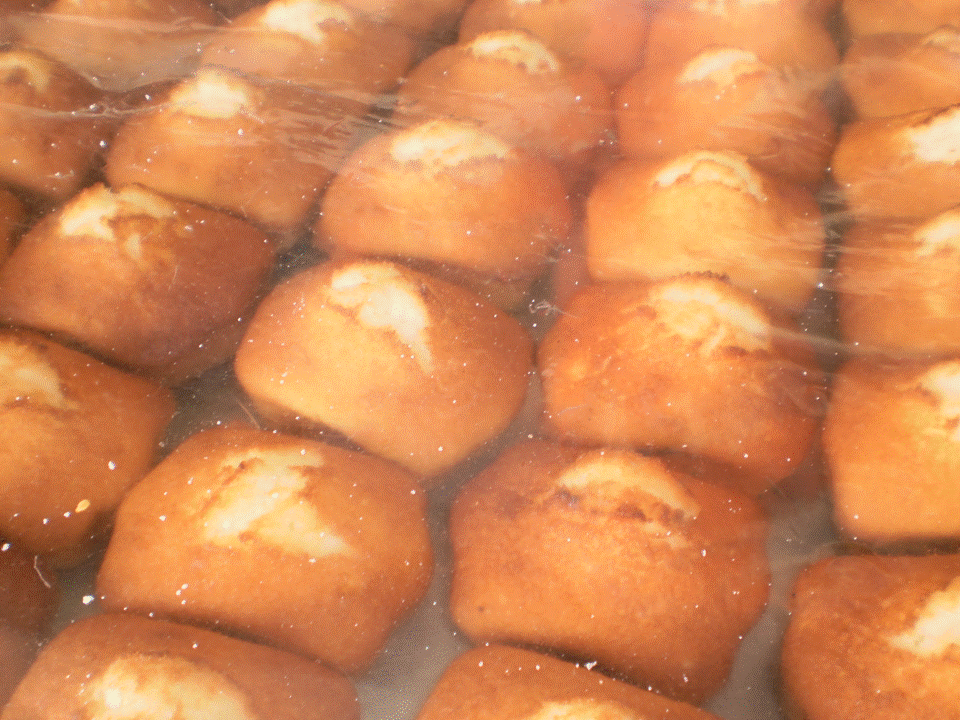 something by tauhhid: A FOODIE'S TAKE ON...kuih bahulu telur