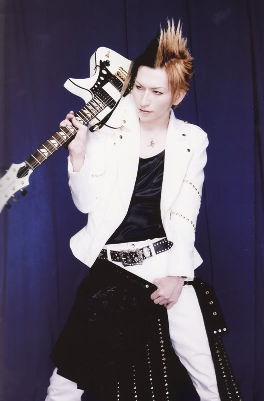 Baka Neko: Tora - Alice Nine. *-* (guitar)