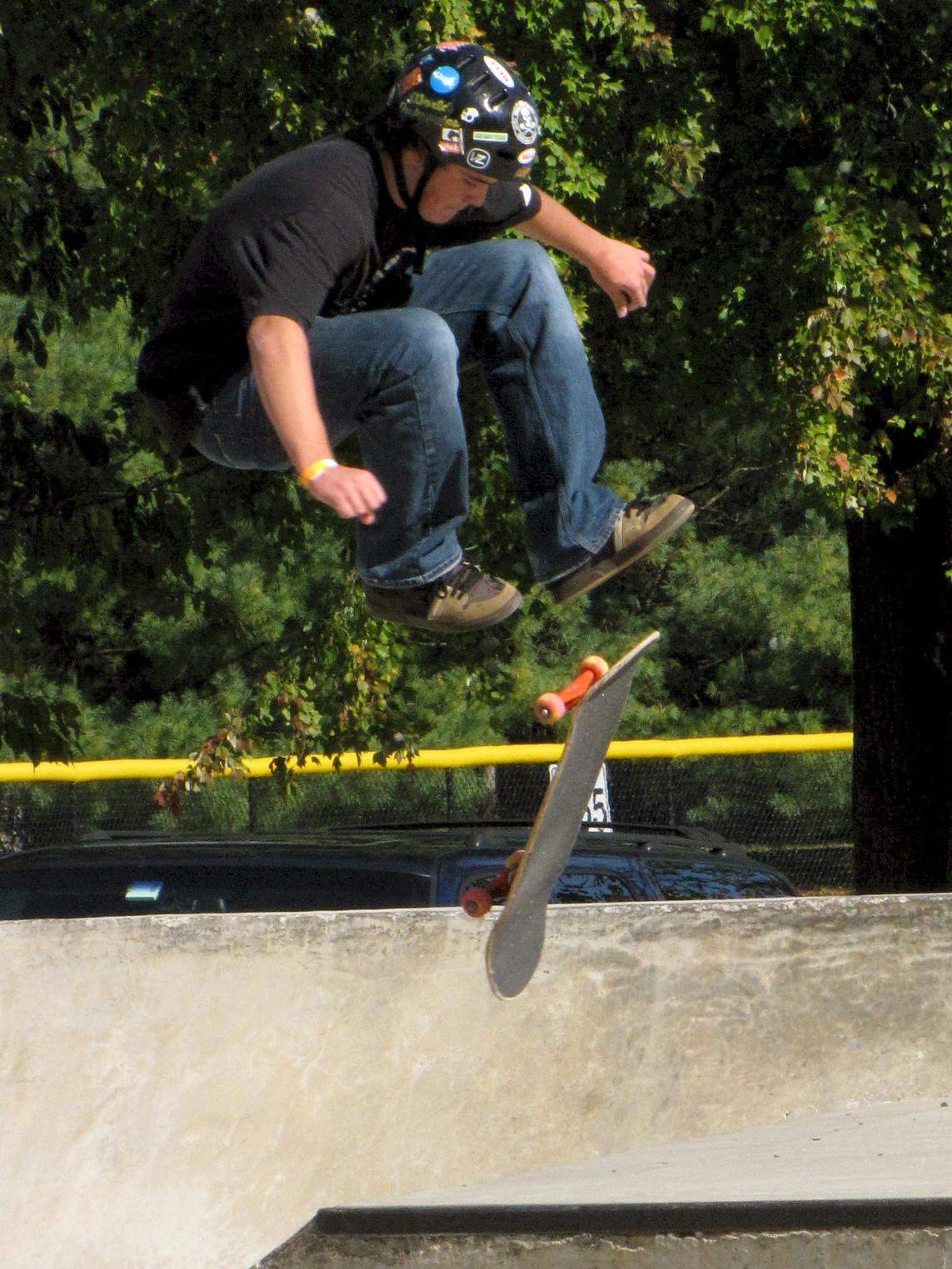 Bowie Living: Photo Gallery: Rolling Thunder Skate Competition