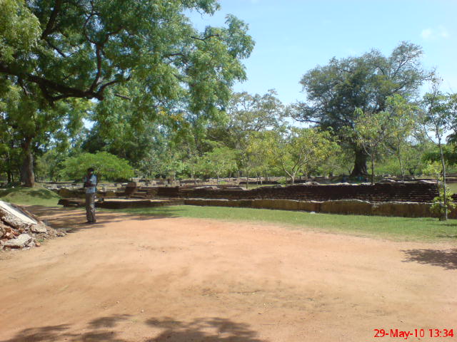 Wikum Opatha: Anuradhapura