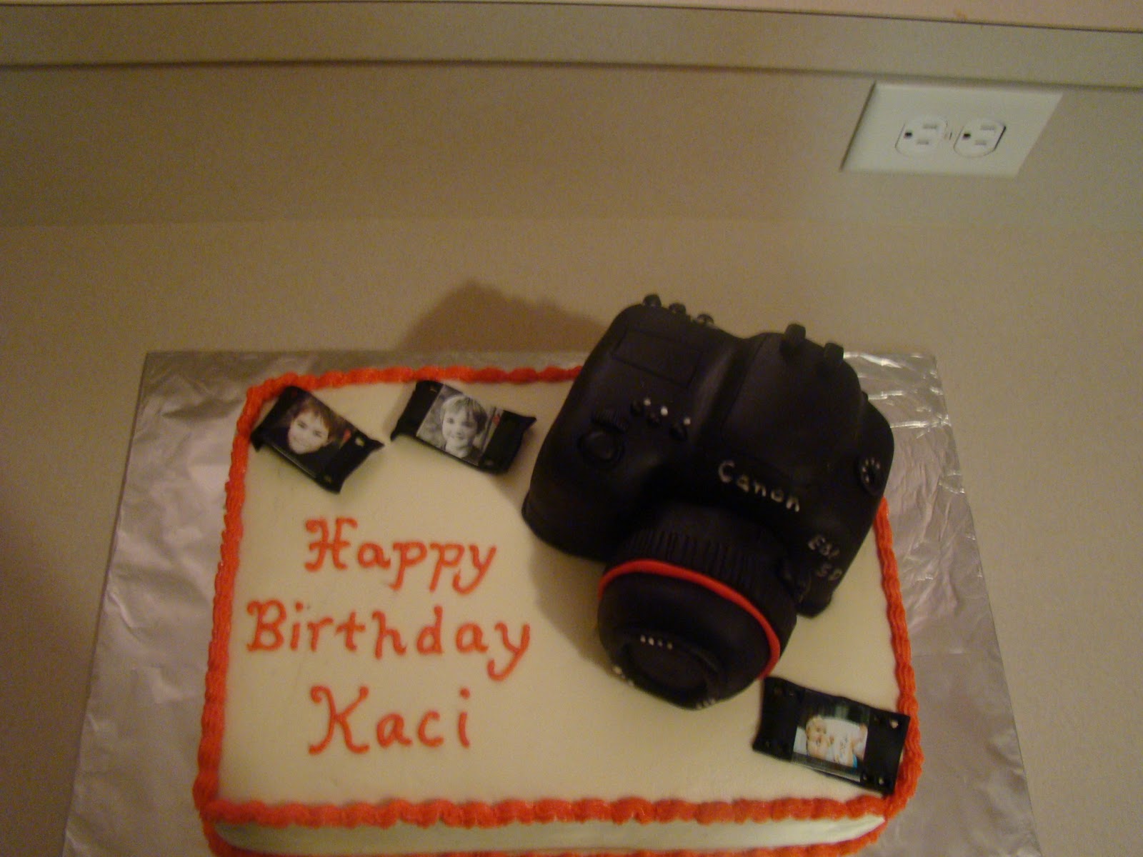 Simply Cake: Camera Cake