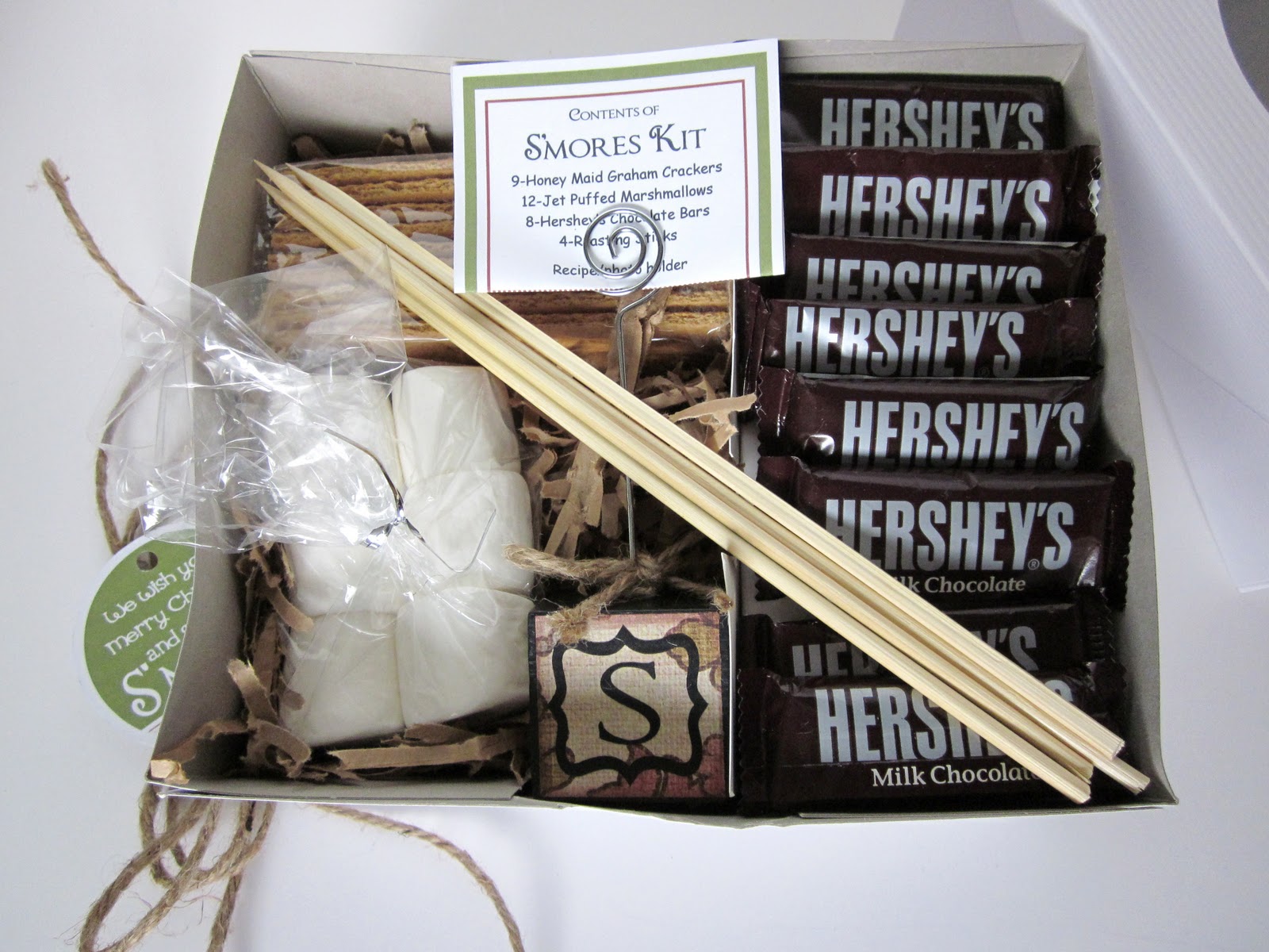Today's Fabulous Finds: S'more Kits For Any Occasion (Tutorial)