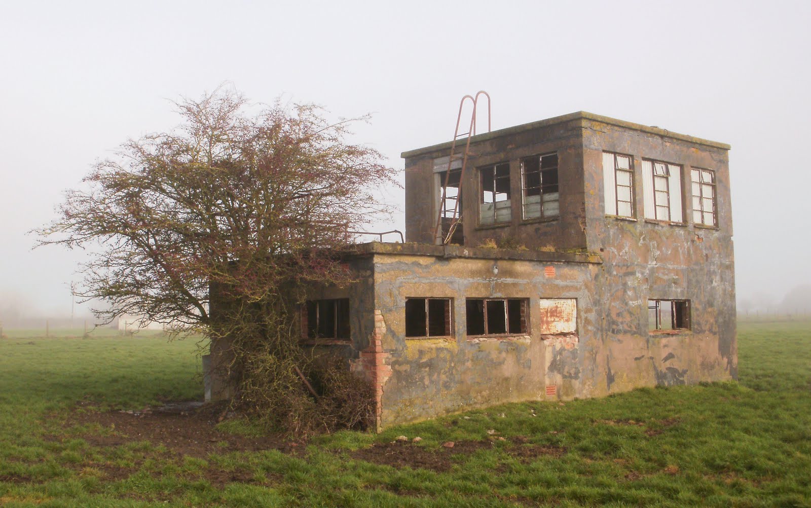 YoungManGoneWest: RAF Montford Bridge