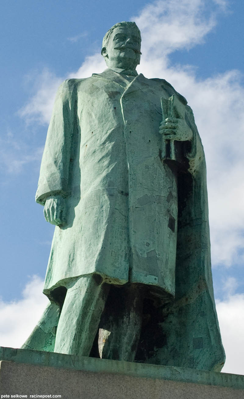 Racine Post: Celebrating 175 years: Karel Jonas statue