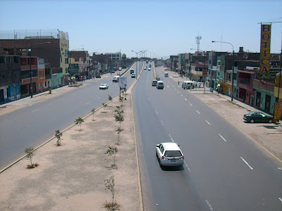 Tiempos de Viajes: Caminando por Avenida Perú en Lima