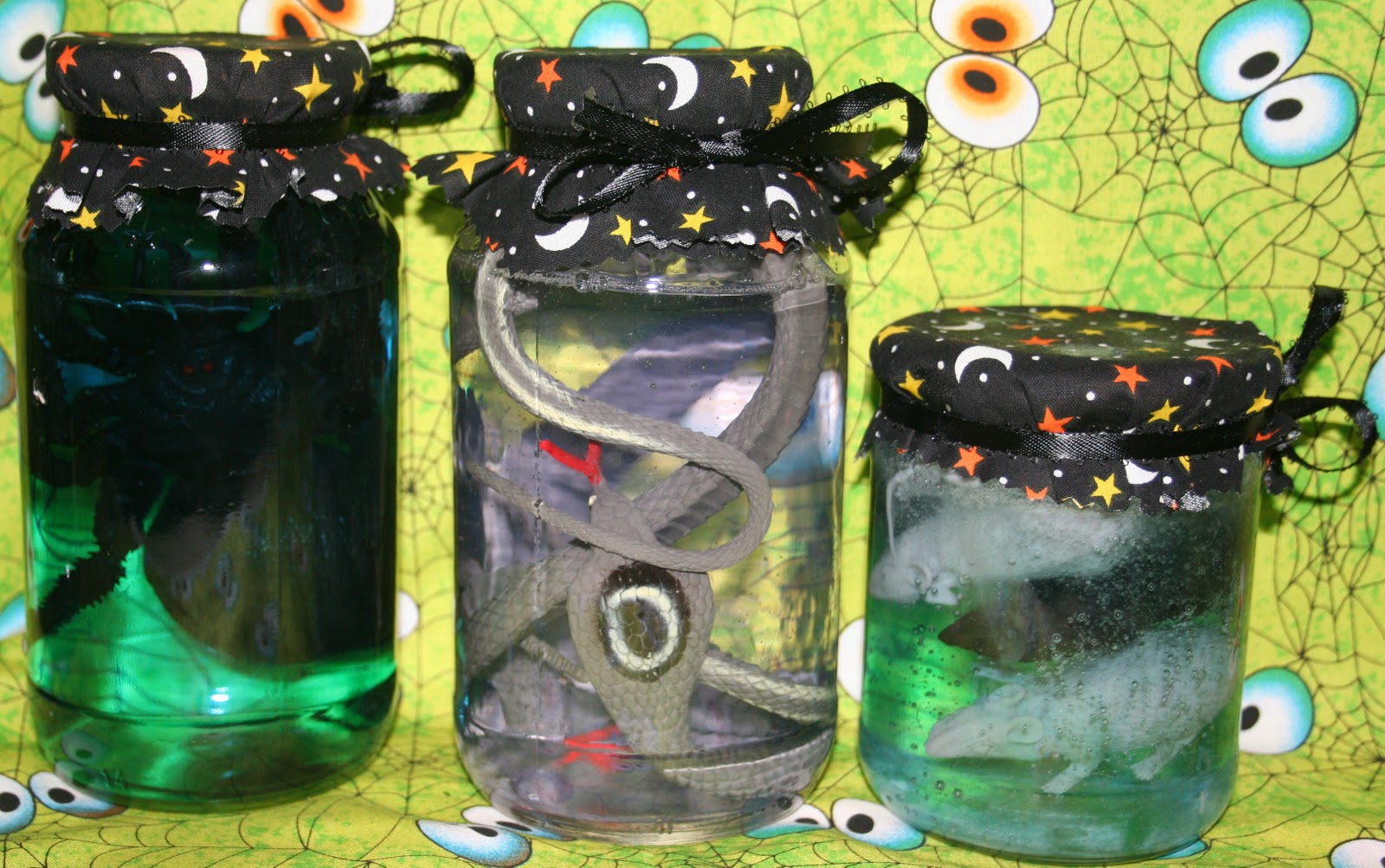 Mama's a Mess!: Halloween - Spooky Specimen Jars!