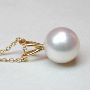 single pearl necklace