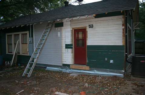 thegreenhouse: Preping the siding for paint