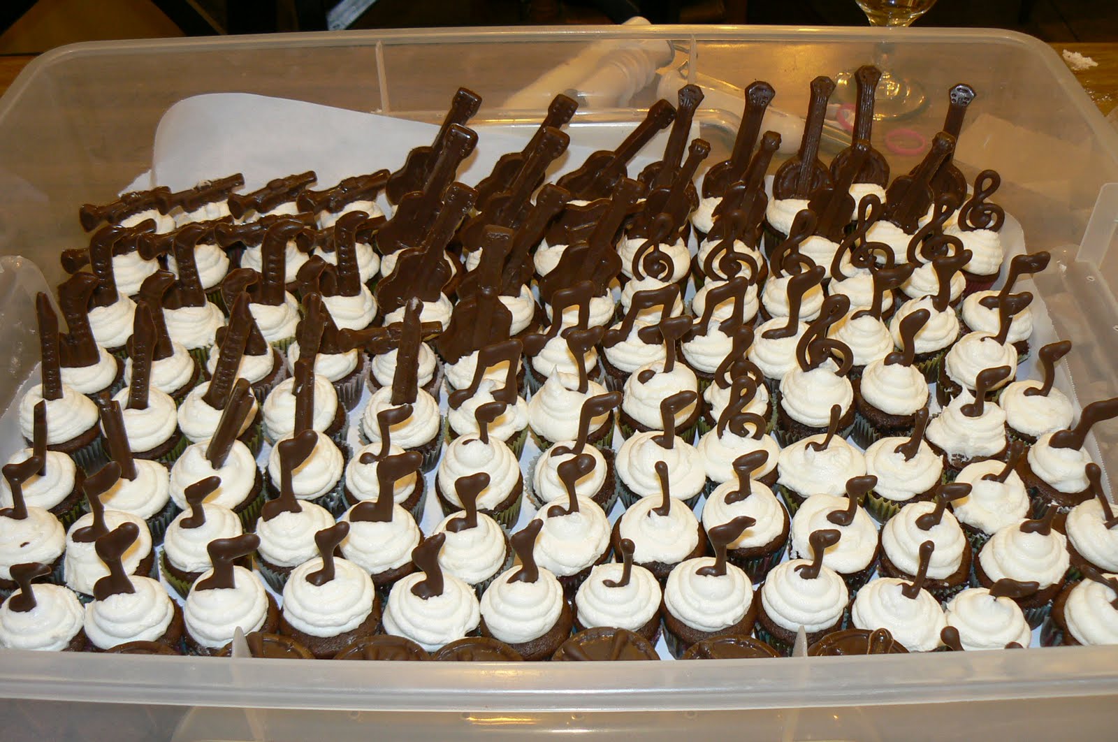 Kelly Roberts Designs: Musical Cupcakes