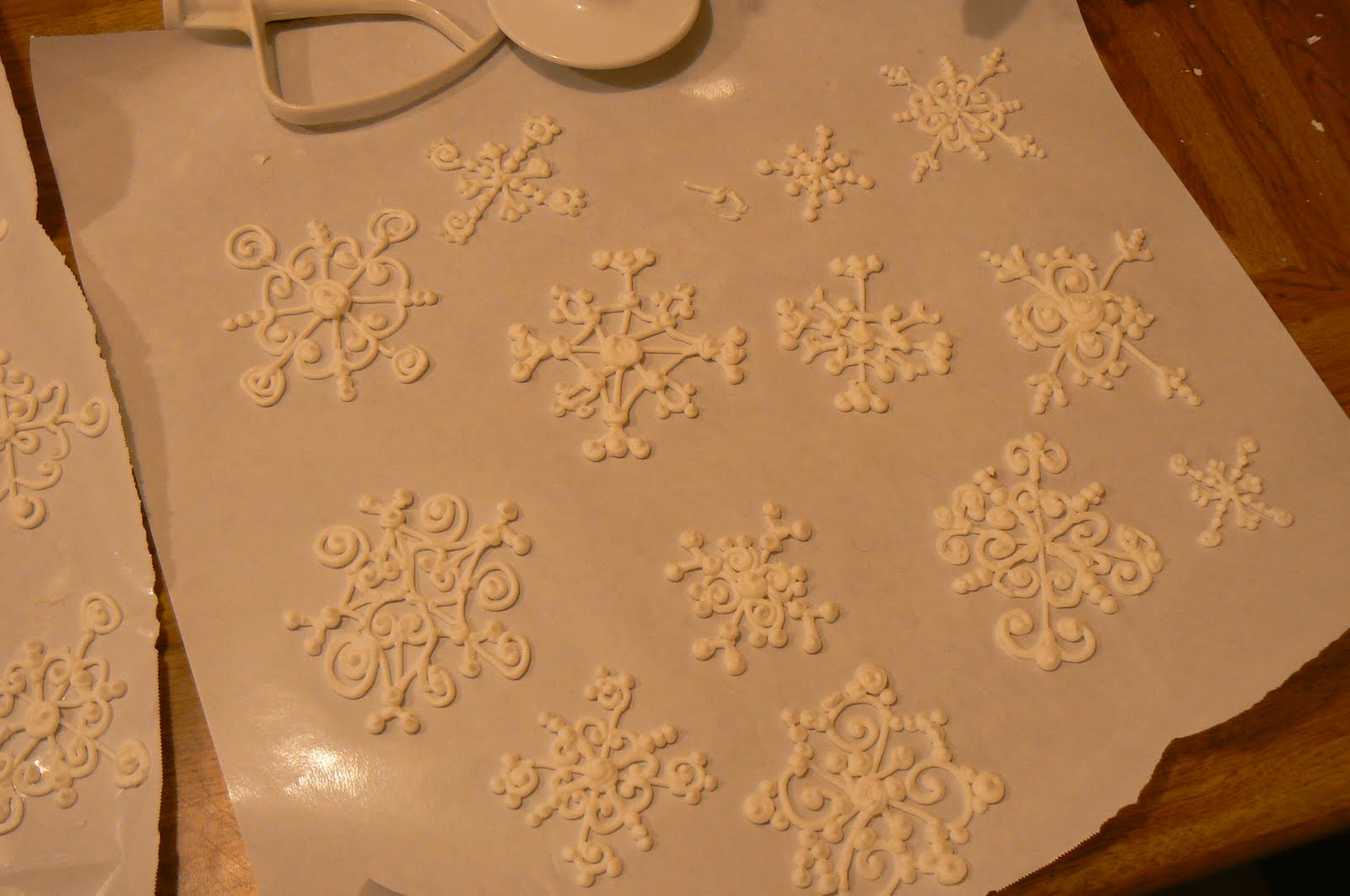 Kelly Roberts Designs: Royal Icing Snowflakes