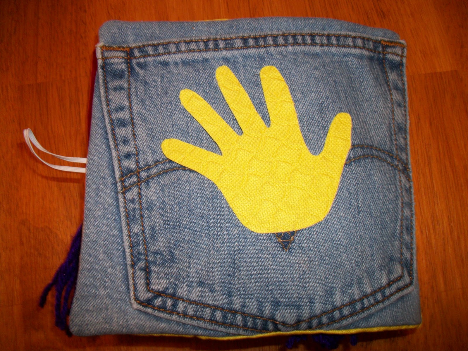 Froggy Flip Flops: A Quiet Book for Busy Fingers