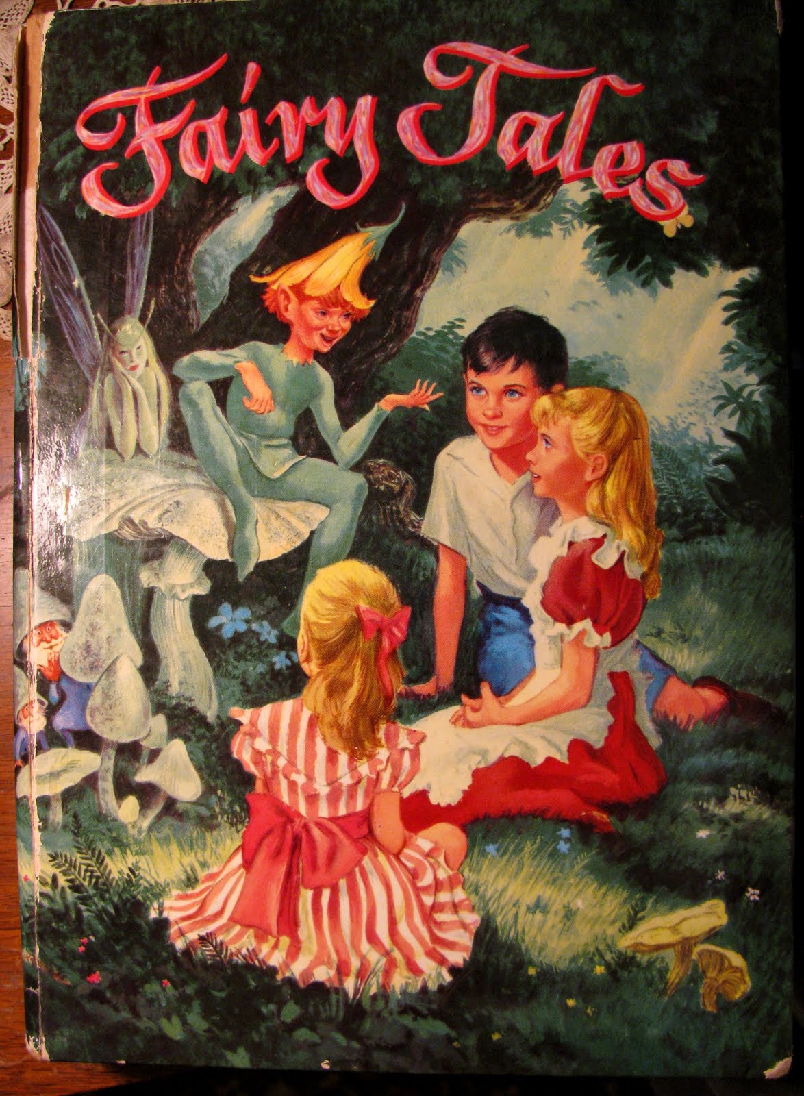 The Best Hearts Are Crunchy: Fairy Tales - Pink Saturday