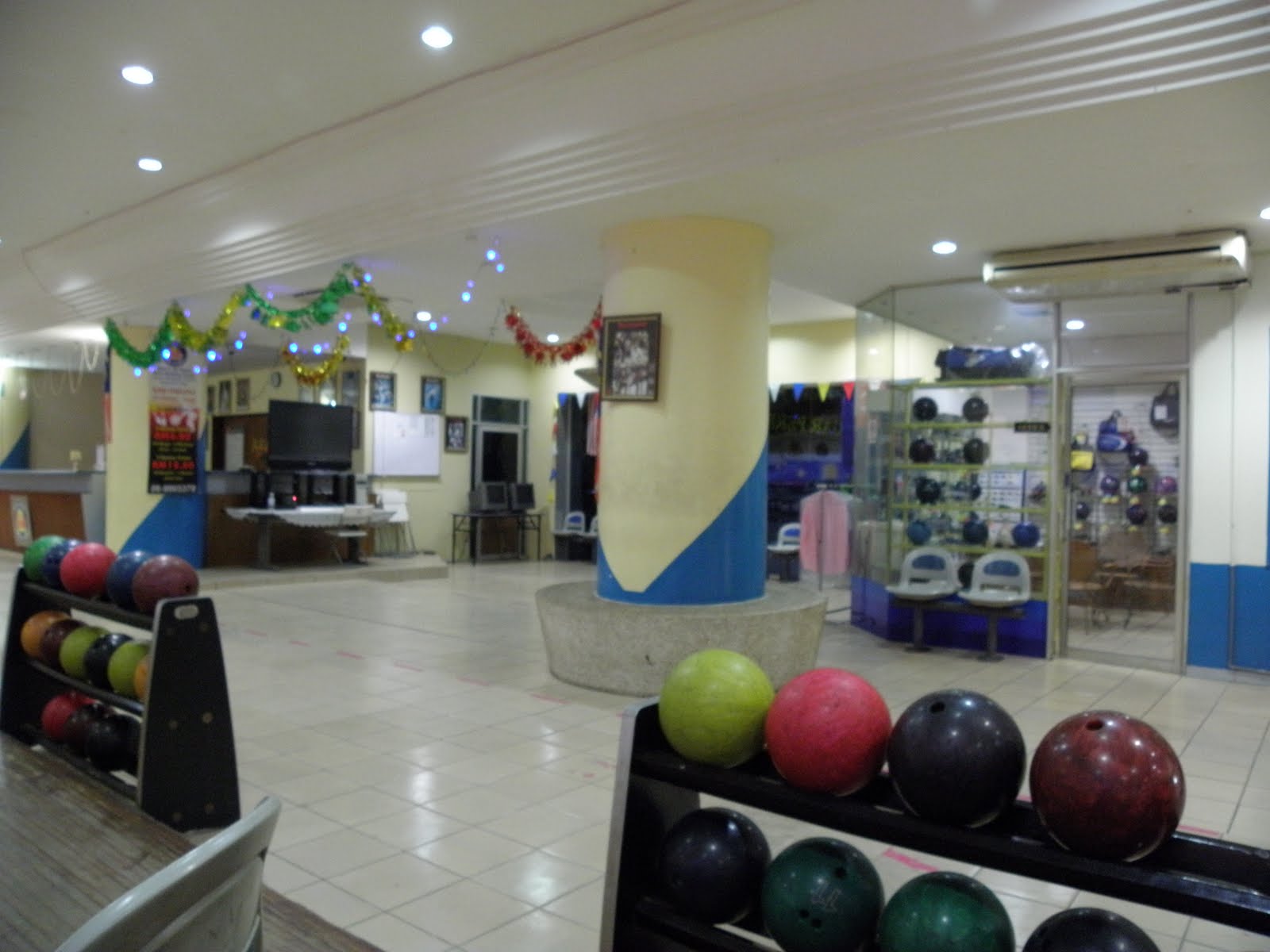 Am & zA *@*: Pusat2 Bowling Yang Pernah Kami Kunjungi