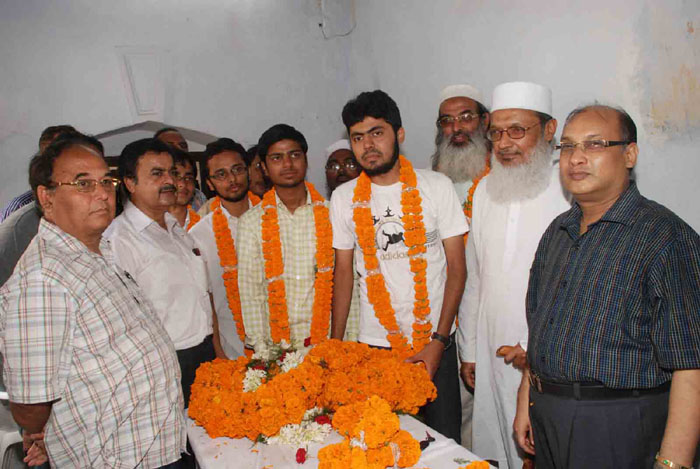 View Patna: Rahmani 30 felicitates Abhyanand