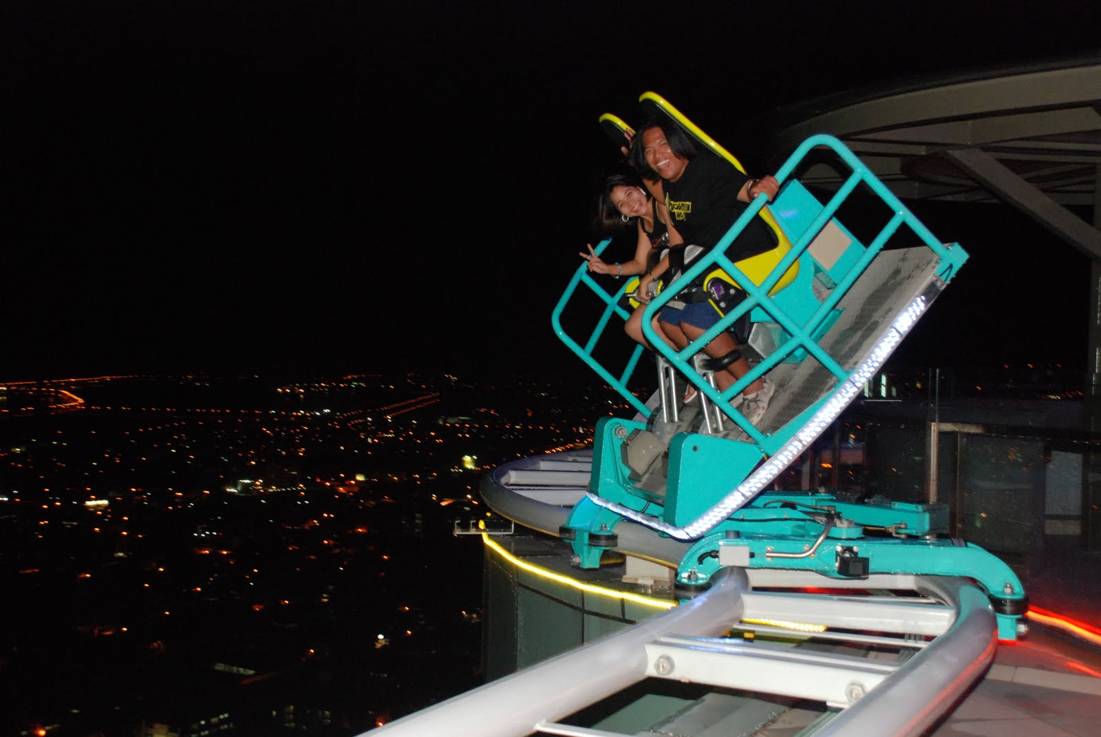 hucares anyway?!!!: Edge Coaster and Skywalk in Cebu