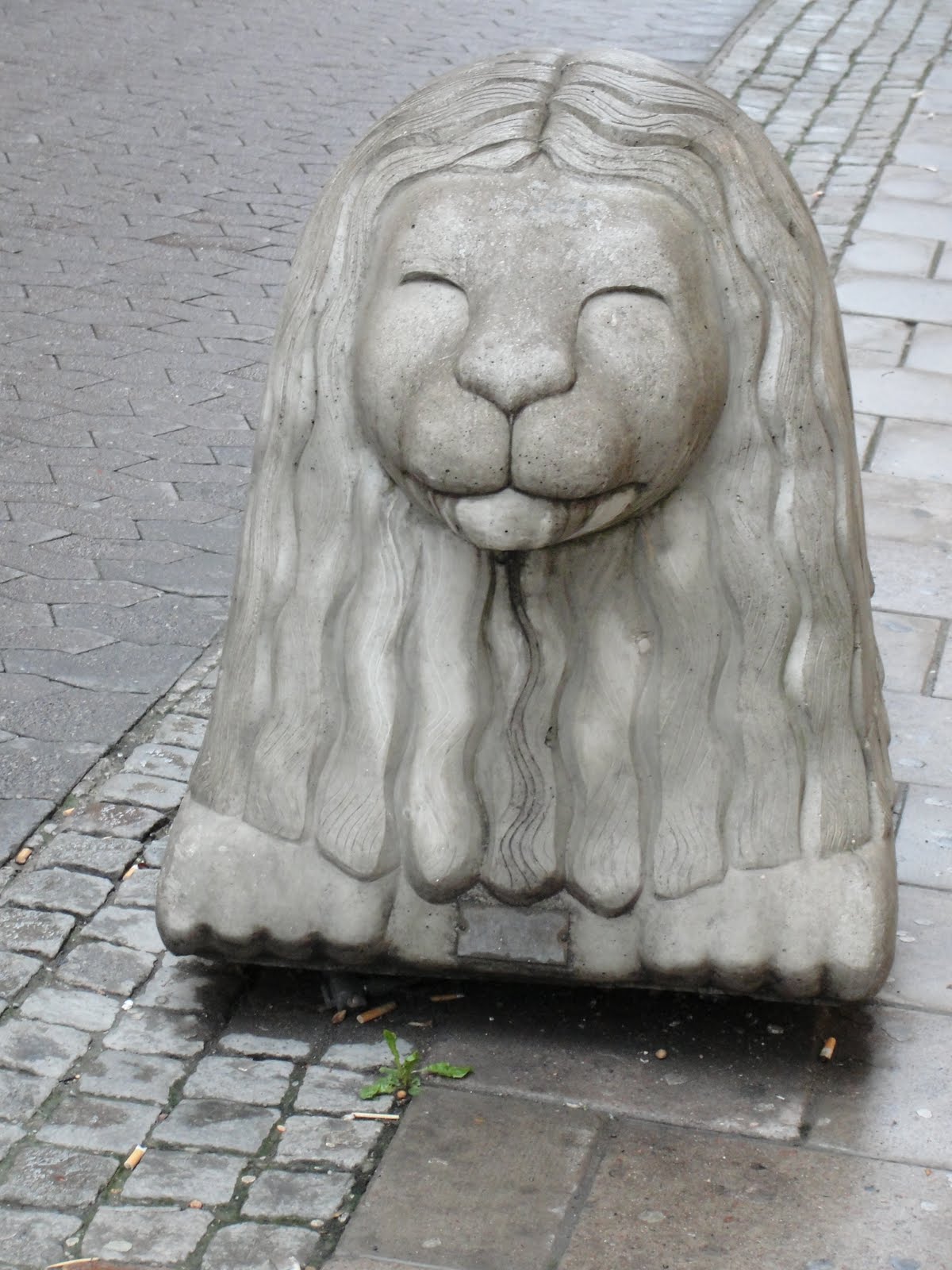 Tulpanbacken: "betonggris"????