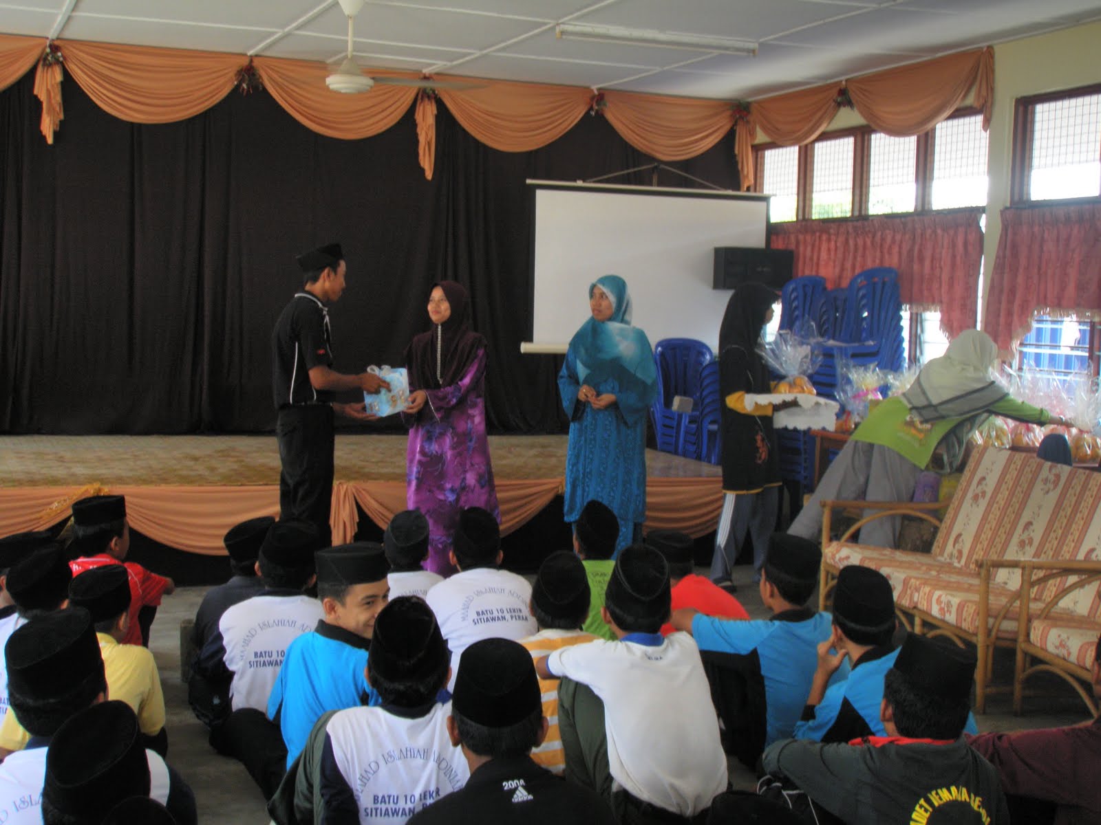 UNIT BIMBINGAN DAN KAUNSELING SABK MAAHAD ISLAHIAH ADDINIAH BATU 10 LEKIR