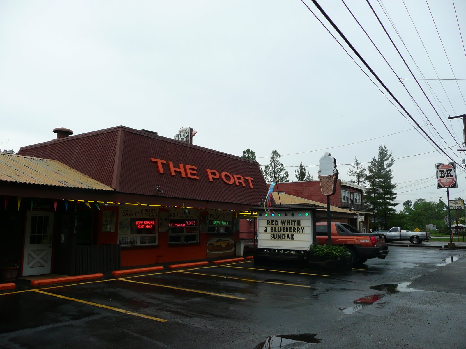 PIG OUT SPOTS: The Port Drive In (Chesterton, IN)