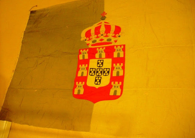 DEUS - PÁTRIA - REI: Bandeira Monárquica de Torre Moncorvo