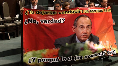 La foto de Calderòn borracho, ¿La prueba de su alcoholismo? Creo que no ...