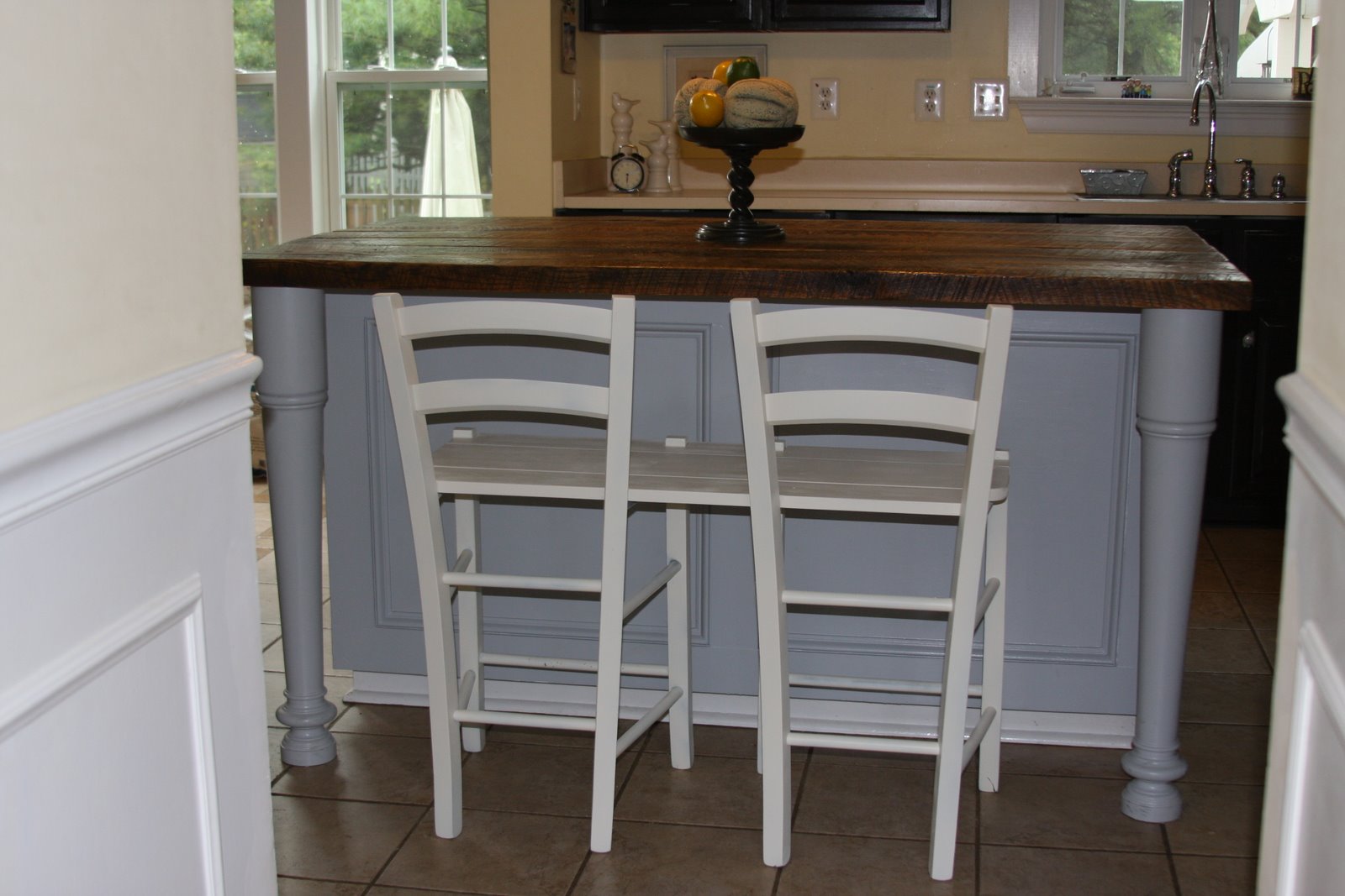 WHIMAGES: Bar stool Magic?