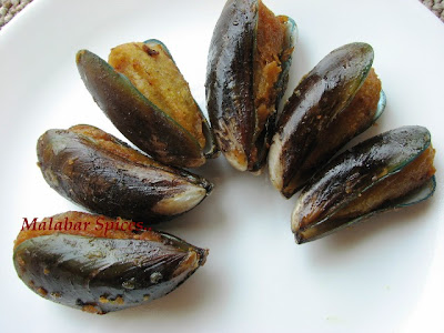 Malabar Spices...: Kadukka Nirachathu (Arikadukka) /Stuffed Mussels