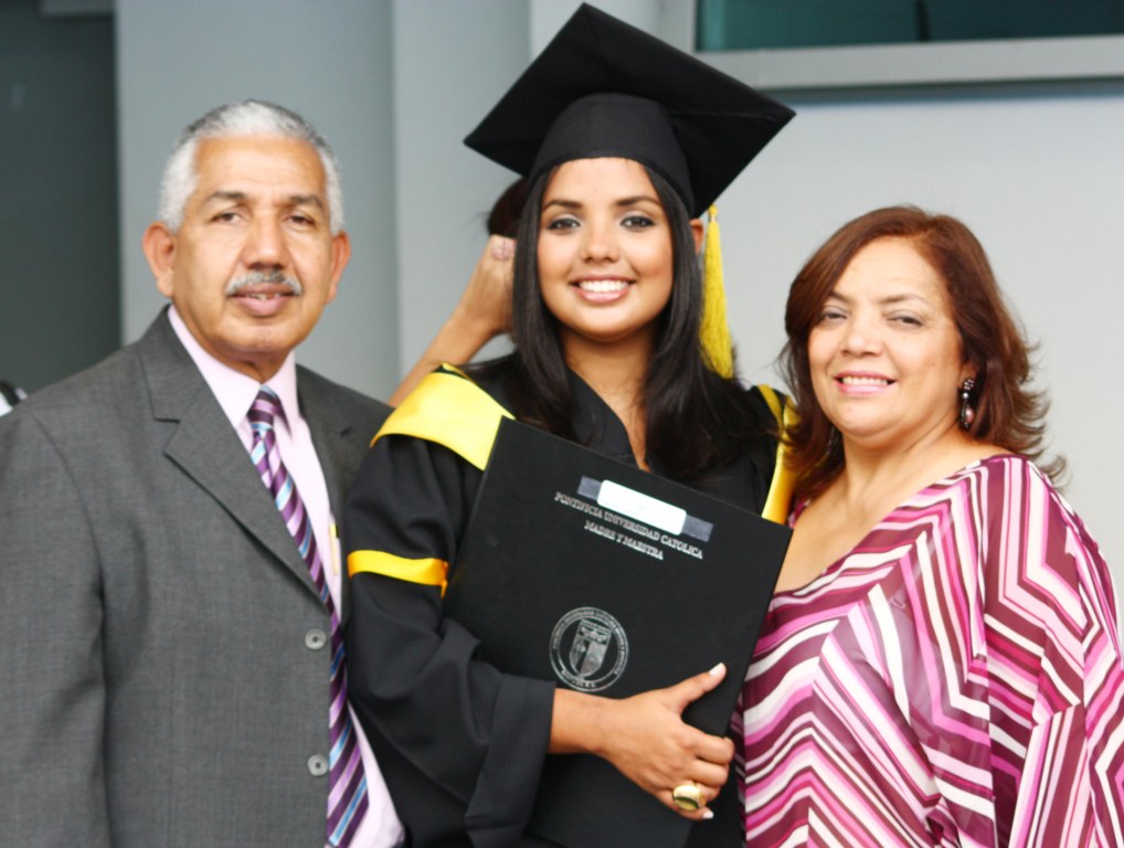 LA VERDAD INFORMATIVA: Francesca Páez Nín se titula Master en Comunicación
