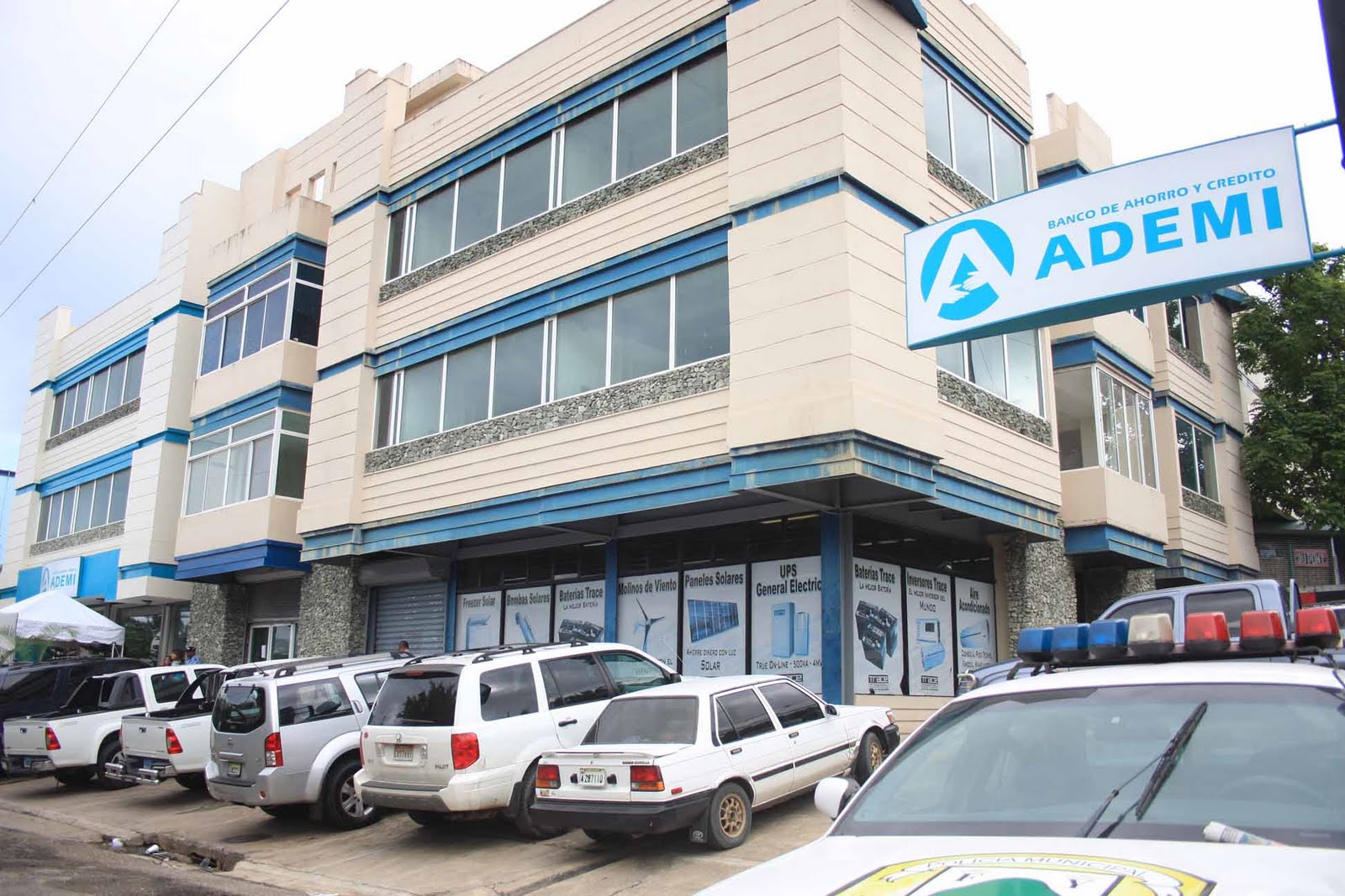 LA VERDAD INFORMATIVA: Banco ADEMI inaugura instalaciones en Puerto ...