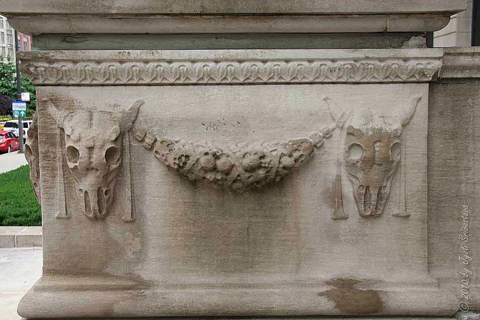 Chicago - Architecture & Cityscape: AIC: Planters with Bucrania