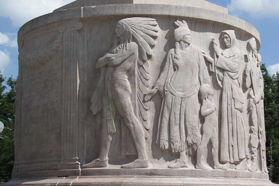 Public Art in Chicago: Illinois Centennial Monument