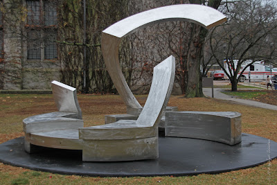 Public Art in Chicago: Meridian VIII [By Ed McCullough]