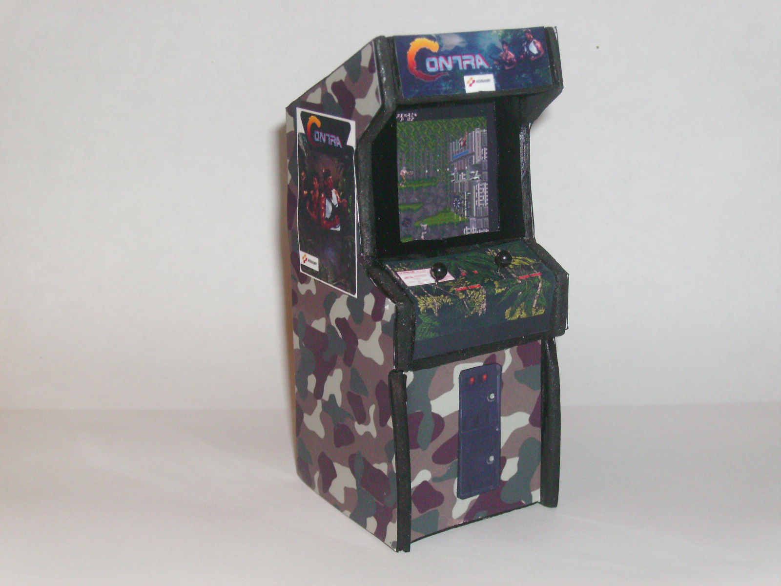Retro Heart: CONTRA - Custom Scale Arcade Model