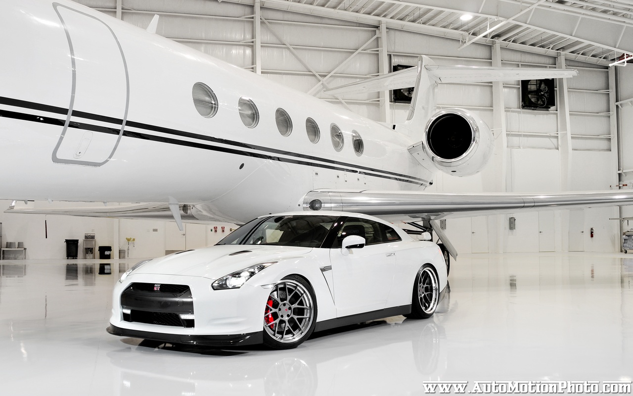 AutoMotion Photography: Nissan GTR: COR Wheels Hanger Photoshoot