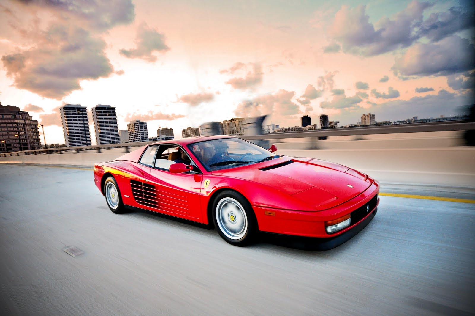 AutoMotion Photography: Ferrari Testarossa Photoshoot