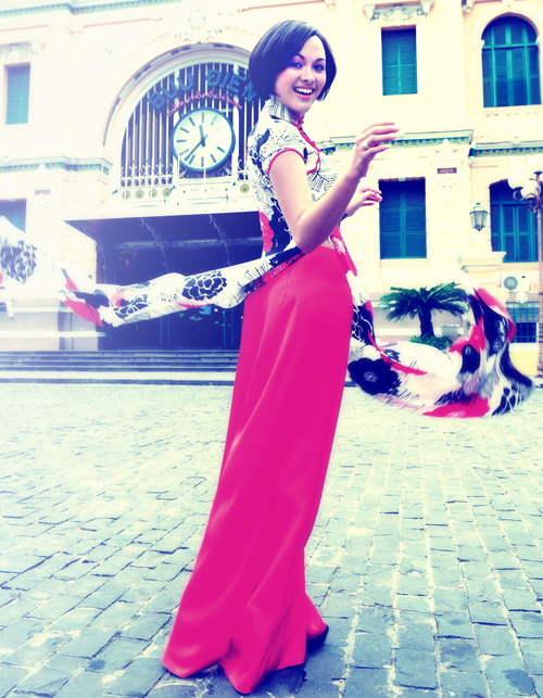 Beauty and secret: Gentle face of Alex Tran