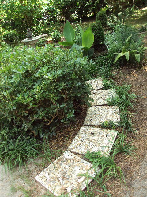 Antique ART Garden: My SEASHELL-Peeble Pavers OUCH Accents I Made for ...