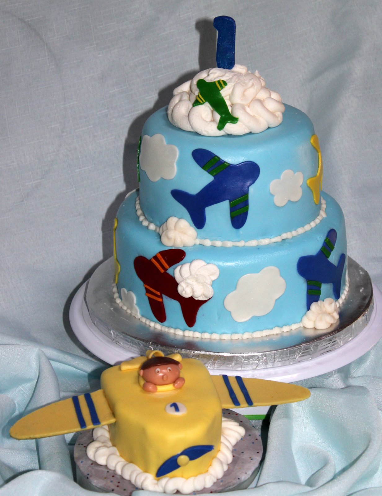 Amazing Grace Cakes: Airplane 1st Birthday