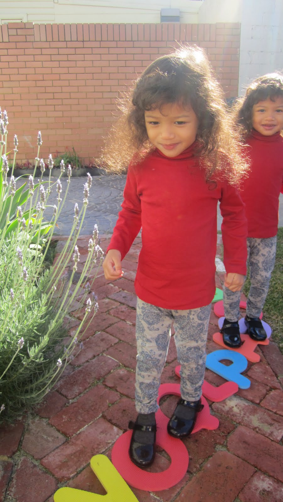 We Tell Sweet Stories: Howdy Mate!